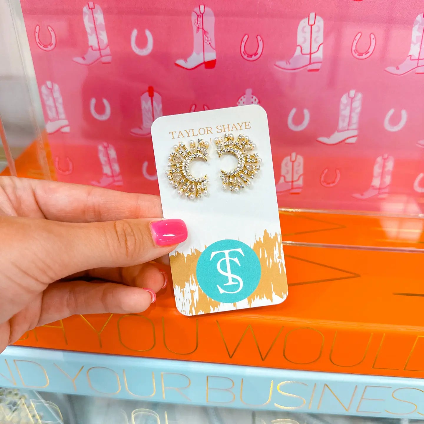 Taylor Shaye Designs: Bailey Pearl Studs – J. Cole Shoes